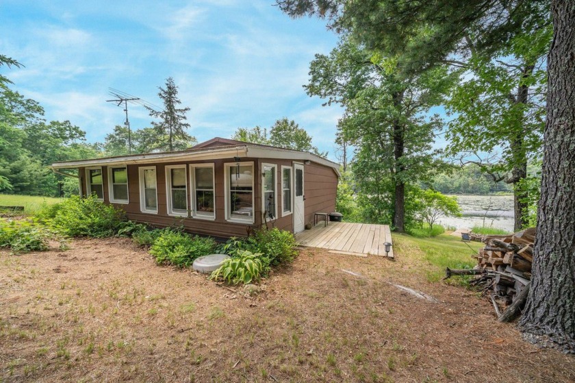 9079 BOELTER LAKE Drive, Almond, Wisconsin - Lake House Property
