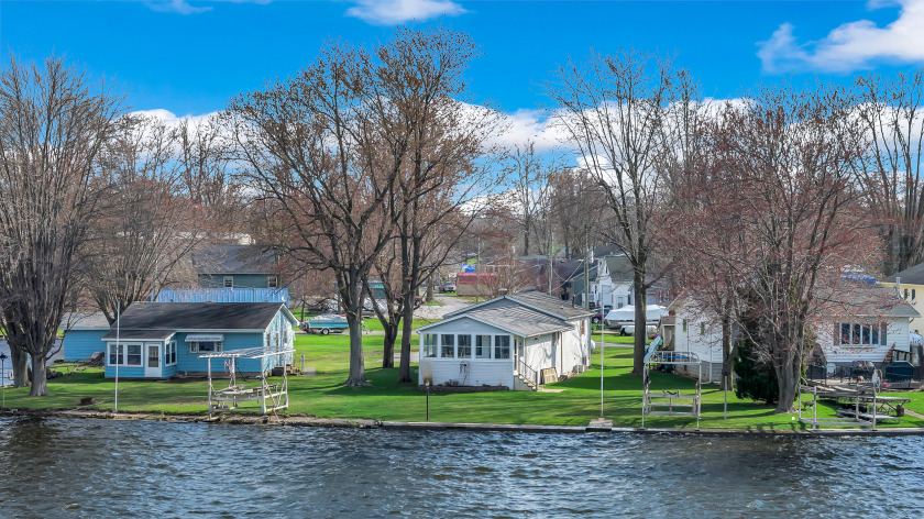 0042 E Sunny Dr., Rome City, Indiana - Lake House Property