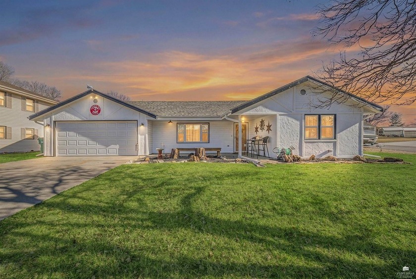 602 Knollwood Street, Wakefield, KS 67487, 7127257