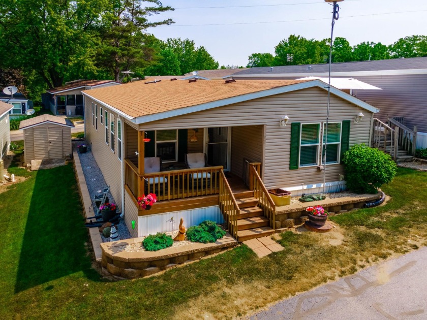 10600 E 640 S #72, Hudson, Indiana - Lake House Property