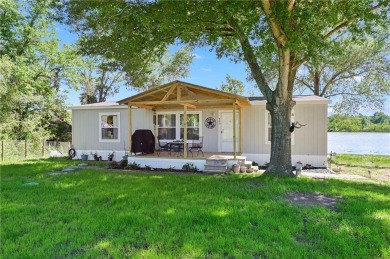 Cade Lake Number 3 Homes for Sale Real Estate Lakefront Property TX